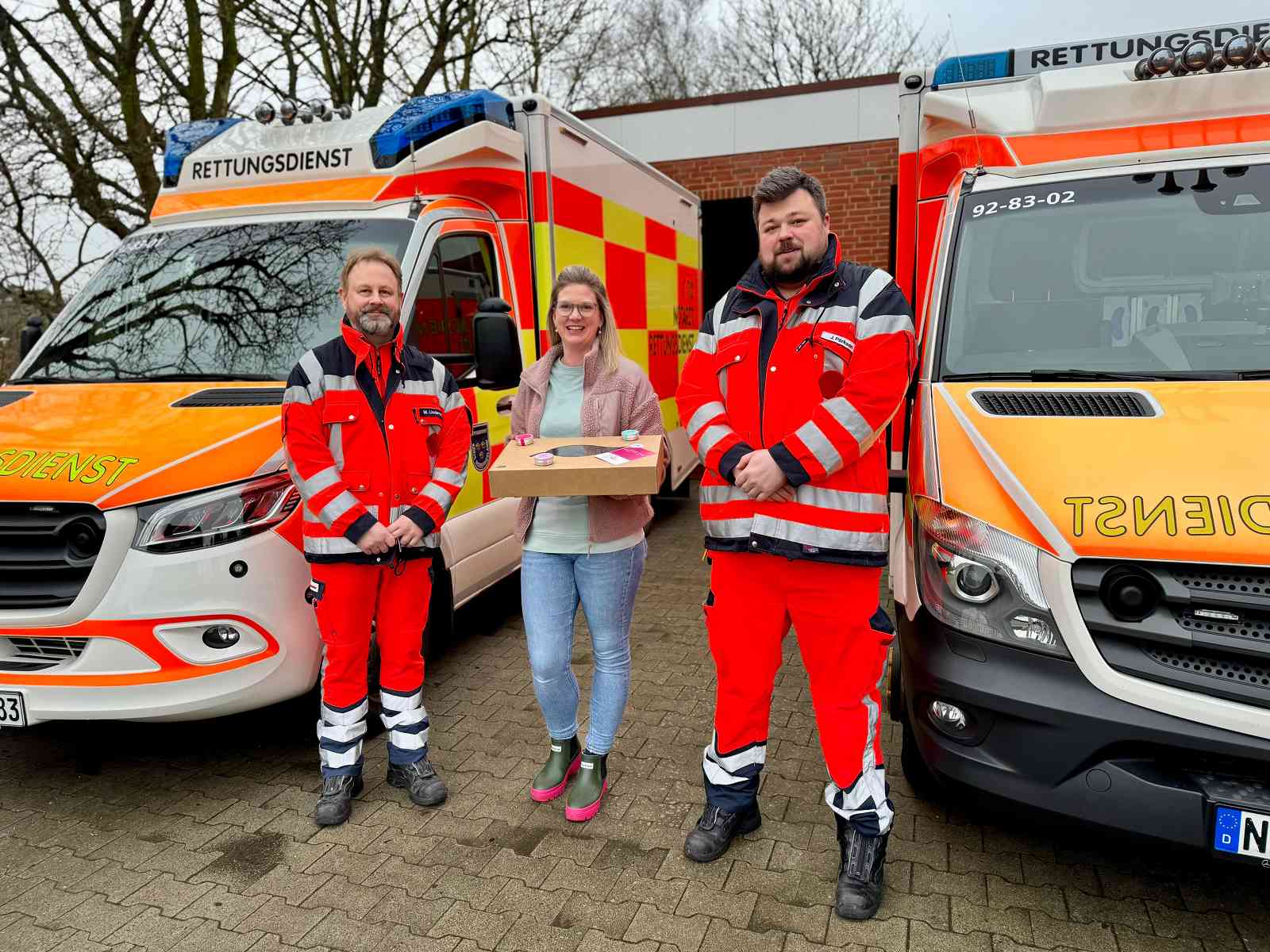 Fabelhafte Rechtfertigender Notstand Rettungsdienst Fotos